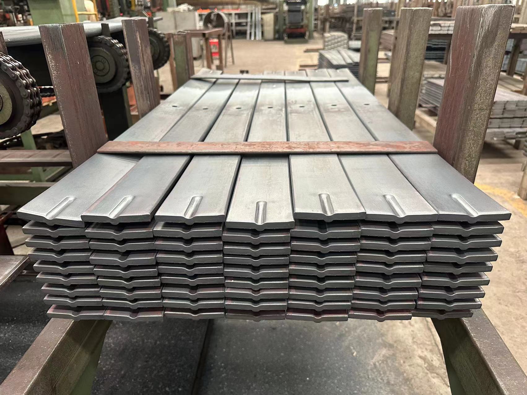 What kind of raw material is the right choice for your leaf spring?